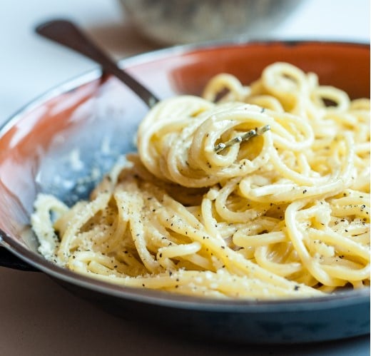 Recette Spaghetti au poivre et à la crème de fromage - Cuisine Italienne